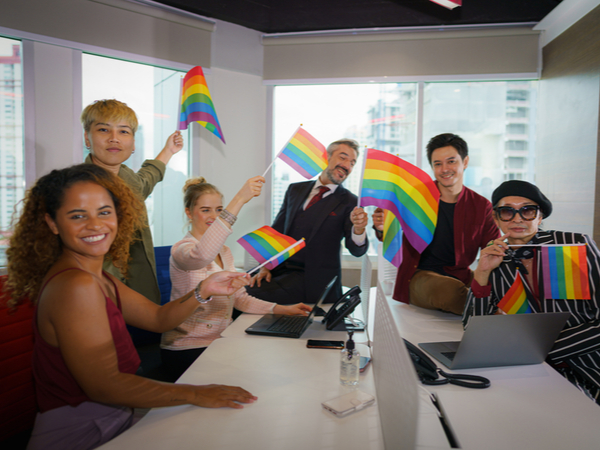 “Constantly coming out”: the challenge for LGBT+ leaders - CMI